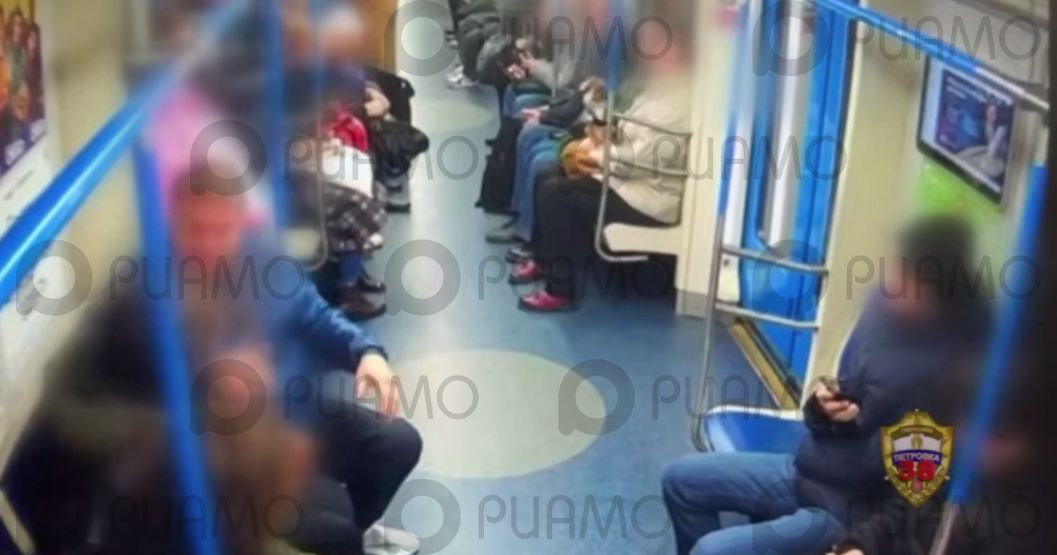 Видео: неадекват избил юношу в метро Москвы, так как он громко ...