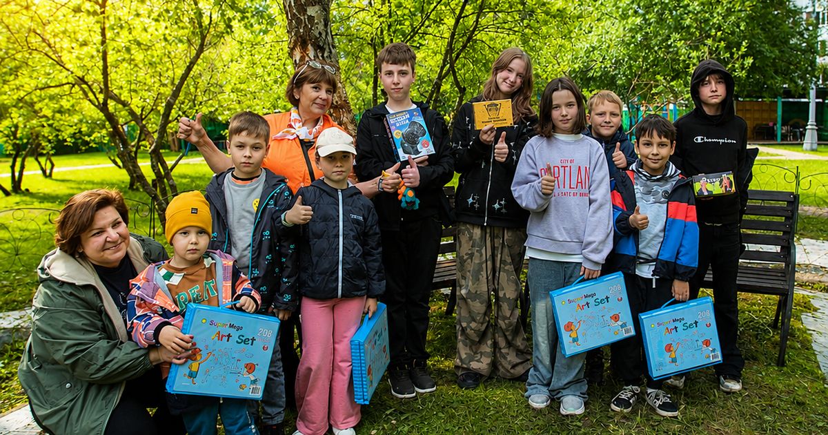 Дети НТЦ ЭЛИНС нарисовали открытки и подарили их сверстникам из детских ...